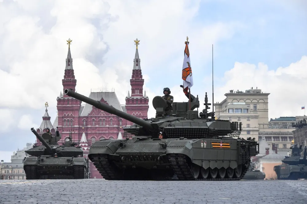 Video Shows Russia’s T-90 ‘Breakthrough’ Tank Blown Apart by Ukraine ...