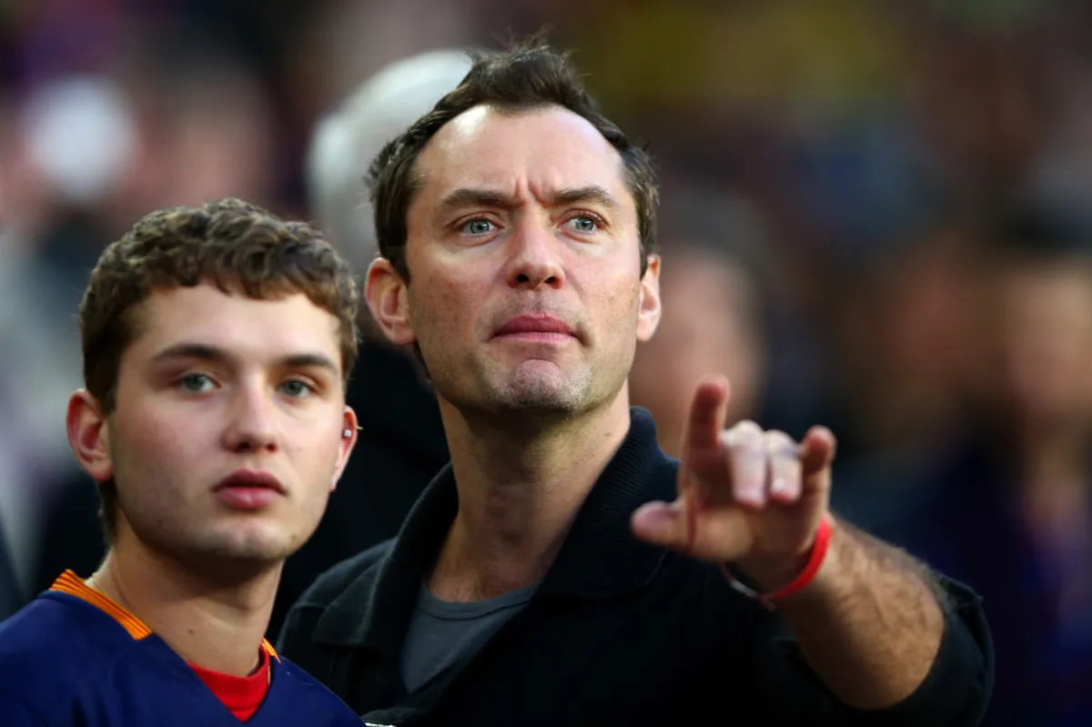 Jude Law’s Son Rafferty, 27, is the Spitting Image of His Dad - Newsweek