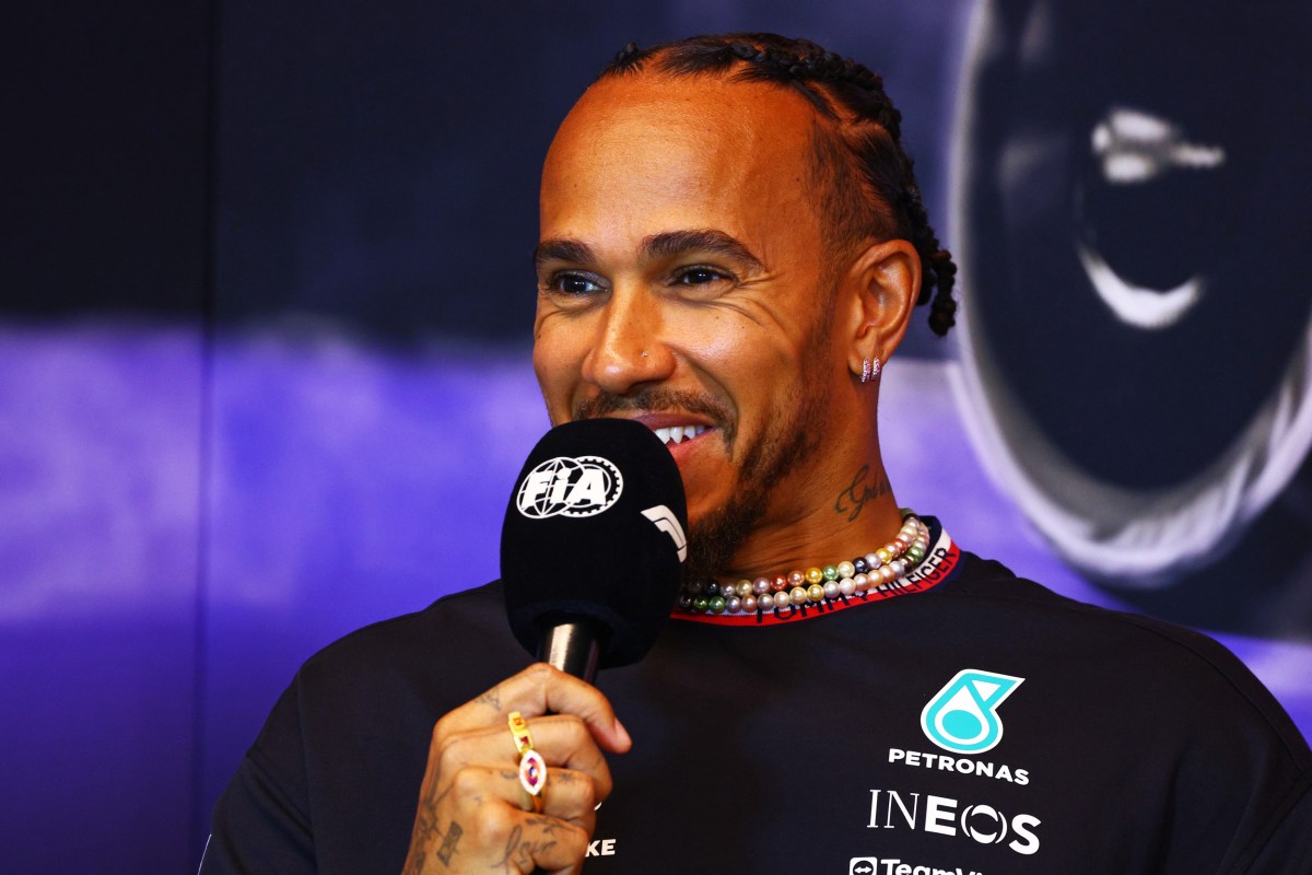 Lewis Hamilton Discusses Possibility Of All-Black Ferrari F1 Livery ...