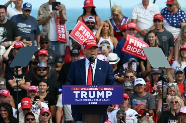 Donald Trump is About to Flex His Financial Muscle Against Biden - Newsweek