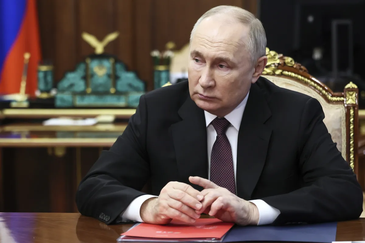 Putin Complains that No One Will Help Russia - Newsweek