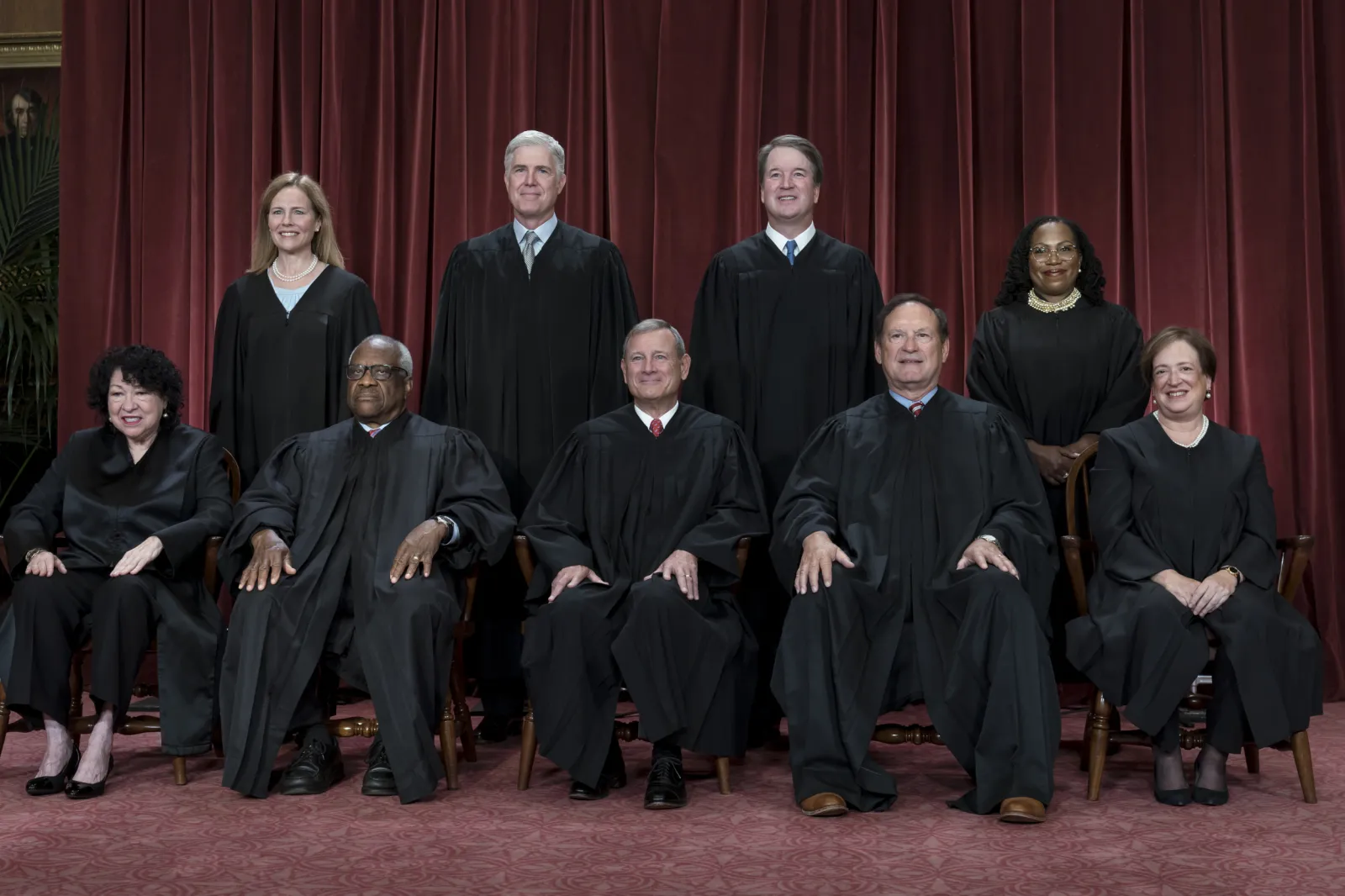Supreme Court Justices Put Ideology Over Impartiality, Poll Finds ...