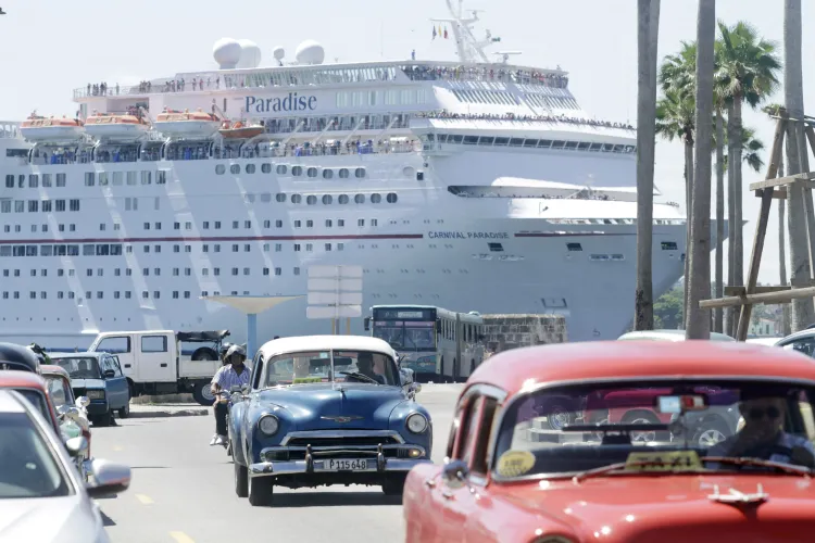 Cruise Ship Fight Video Shows Chairs Being Thrown Amid Chaos - Newsweek