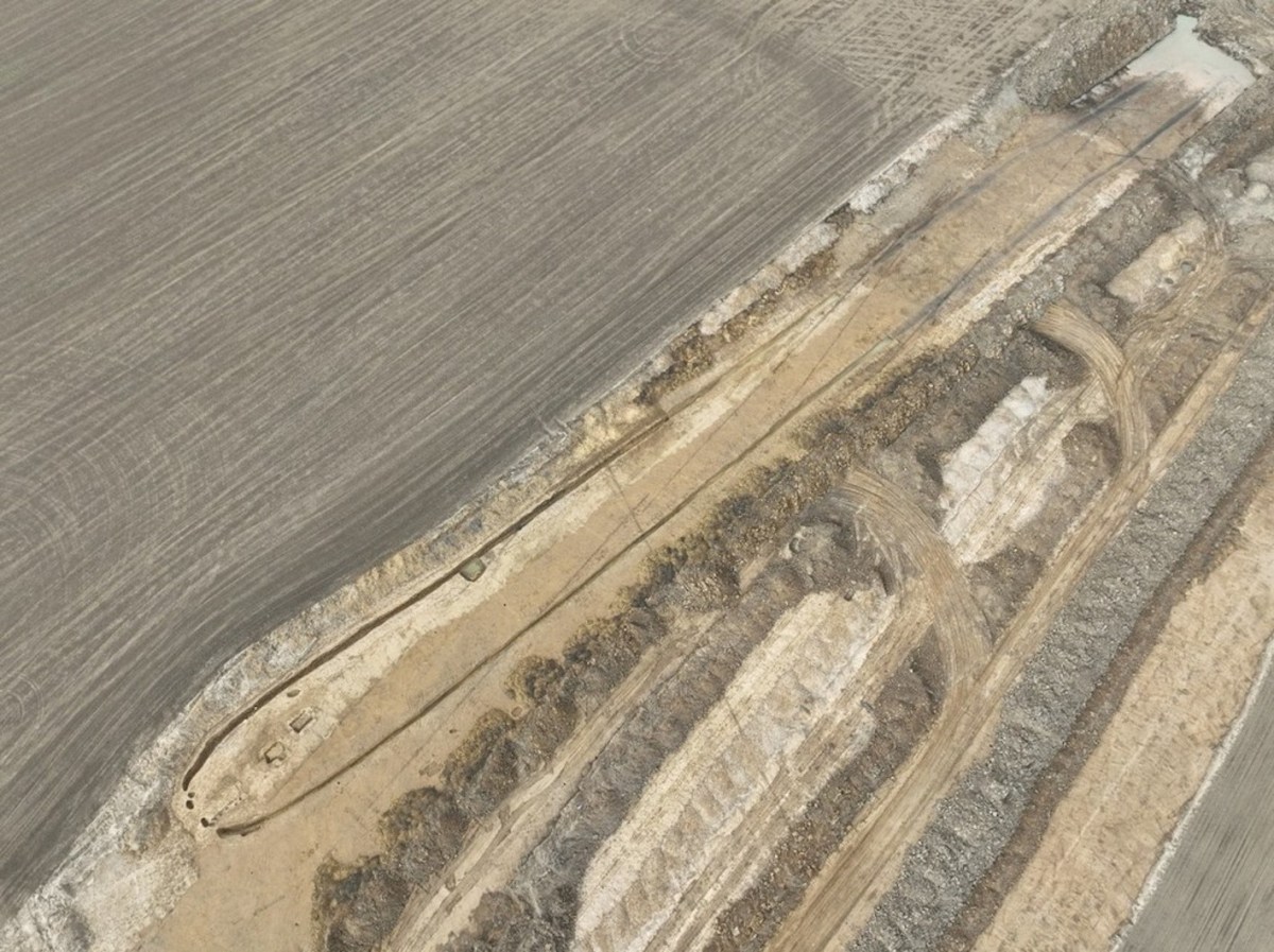 Archaeologists Unearth 600-Foot Prehistoric Monument During Highway Dig ...