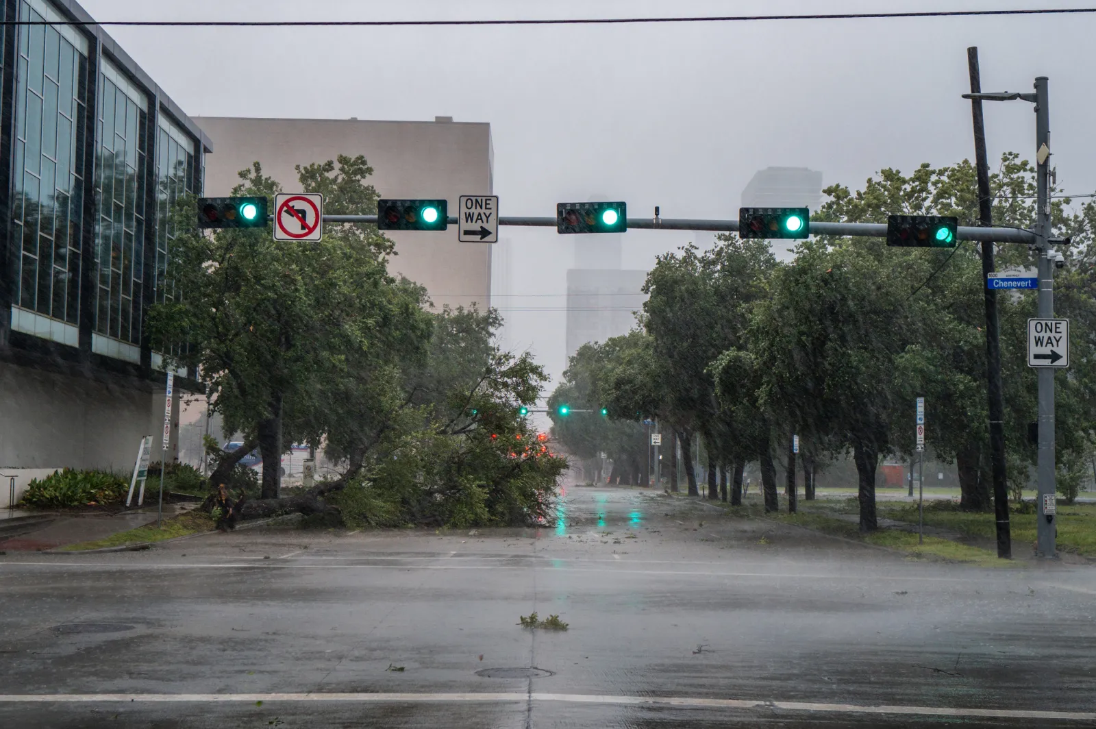 Hurricane Beryl ‘Free For All’ After Traffic Lights Go Down - Newsweek