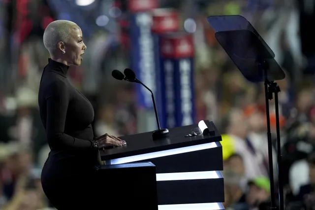 Trump Near Tears as RNC Crowd Erupts into ‘Fight! Fight! Fight!’ Chants ...