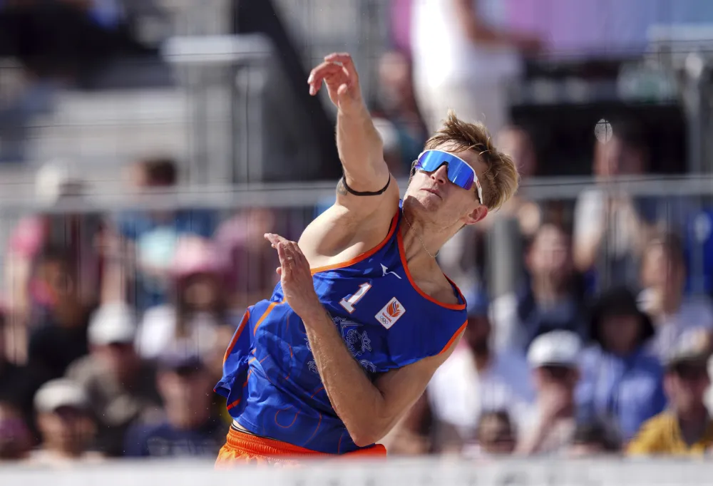 Convicted Child Rapist Steven van de Velde Booed At Olympics - Newsweek