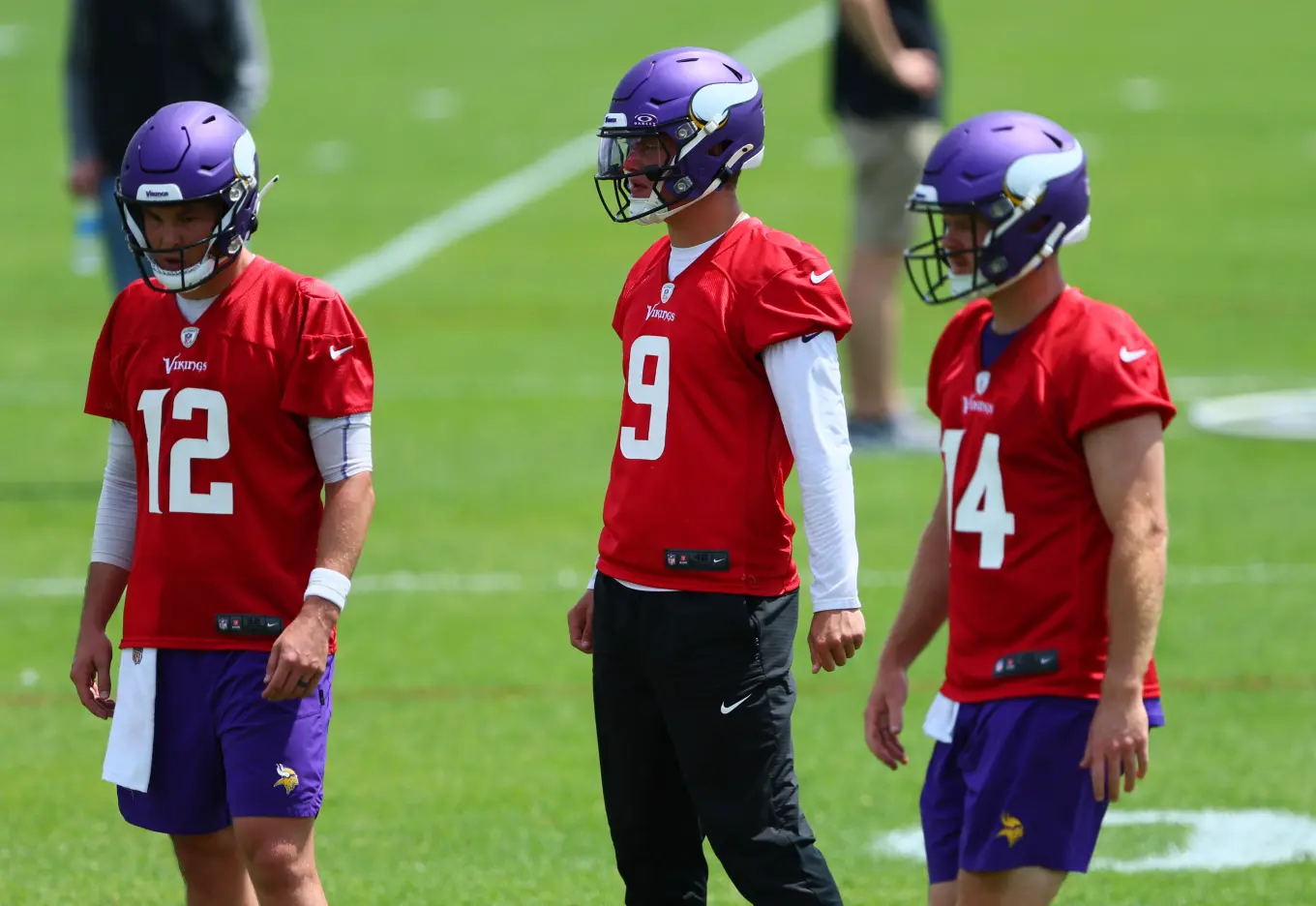 Vikings' JJ McCarthy Out of Practice With Knee Injury - Newsweek