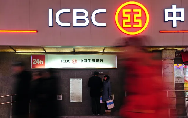 Chinese Banks Turn Away Russian Traders in Blow to Putin’s Wartime ...