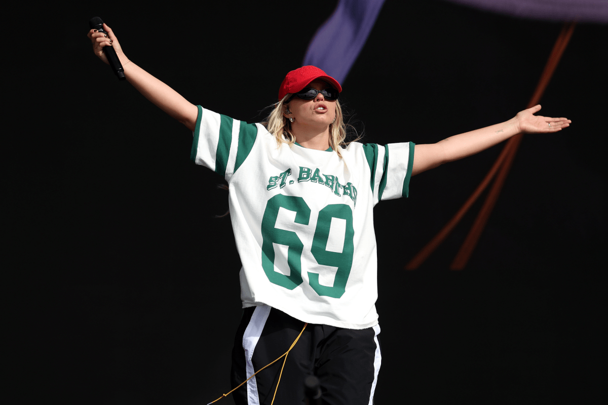 Reneé Rapp Speaks Out After Festival Performance Cut Short - Newsweek