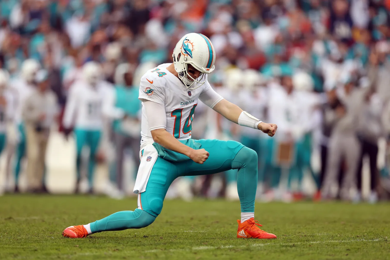 Bills Sign Veteran AFC East Quarterback to Bolster Depth - Newsweek