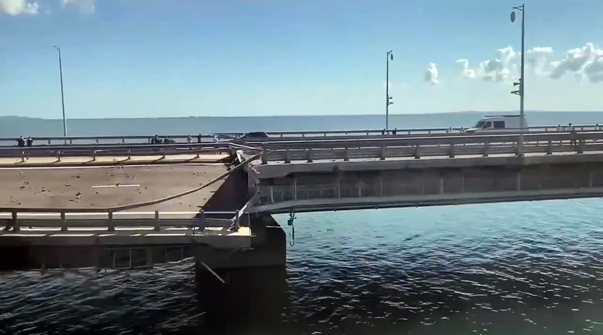‘Crumbling’ Crimea Bridge ‘Living Its Final Days’, Resistance Group ...