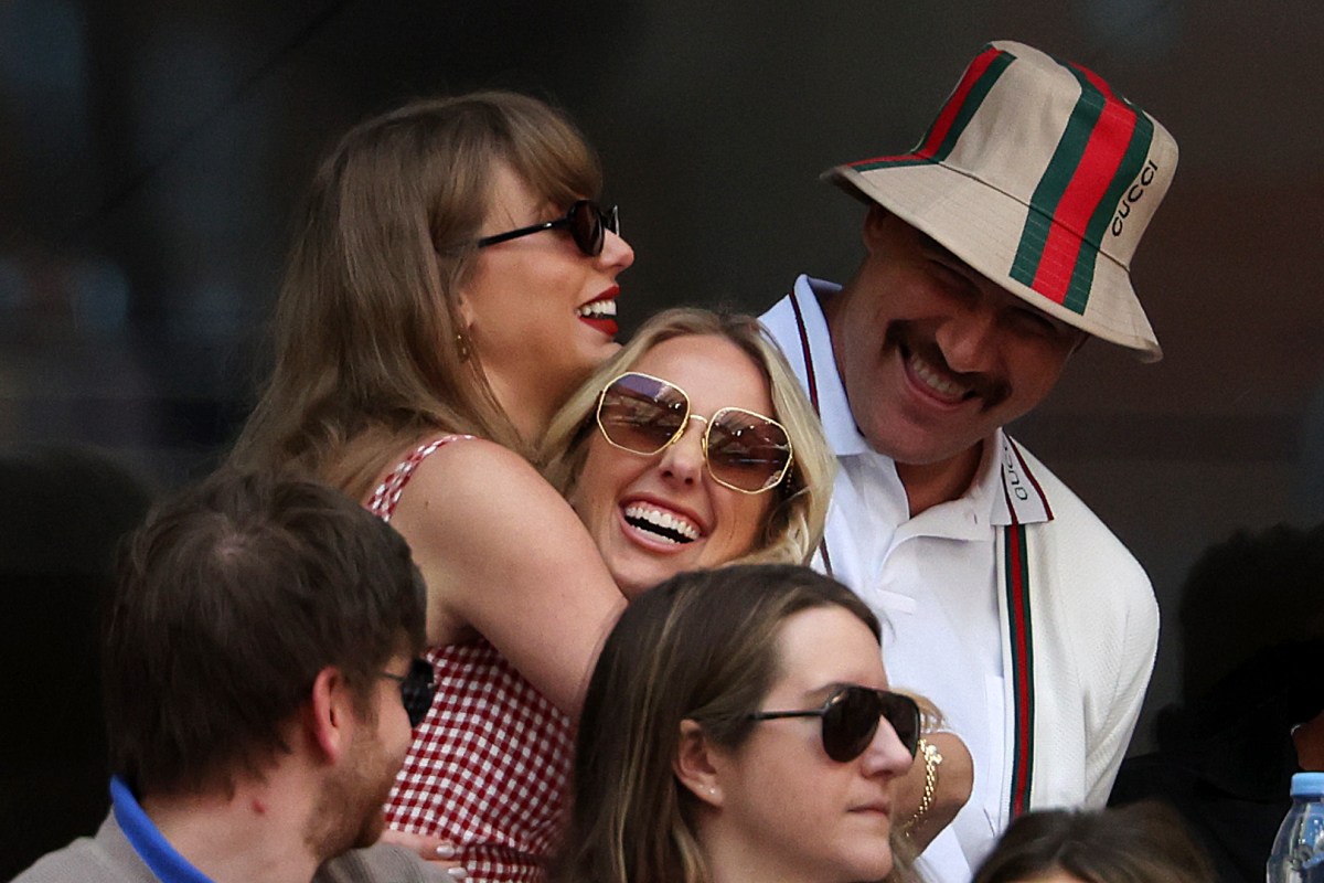 Fans Call Taylor Swift a 'Hypocrite' for Hugging Brittany Mahomes at U ...