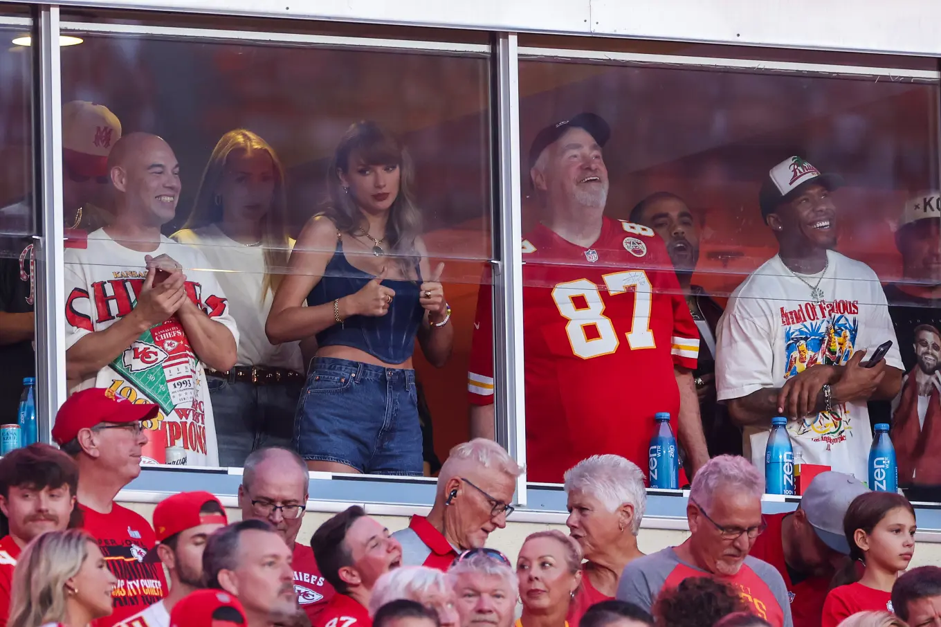 Why A Chiefs Fan's Incredible Moment With Taylor Swift !s... - Newsweek