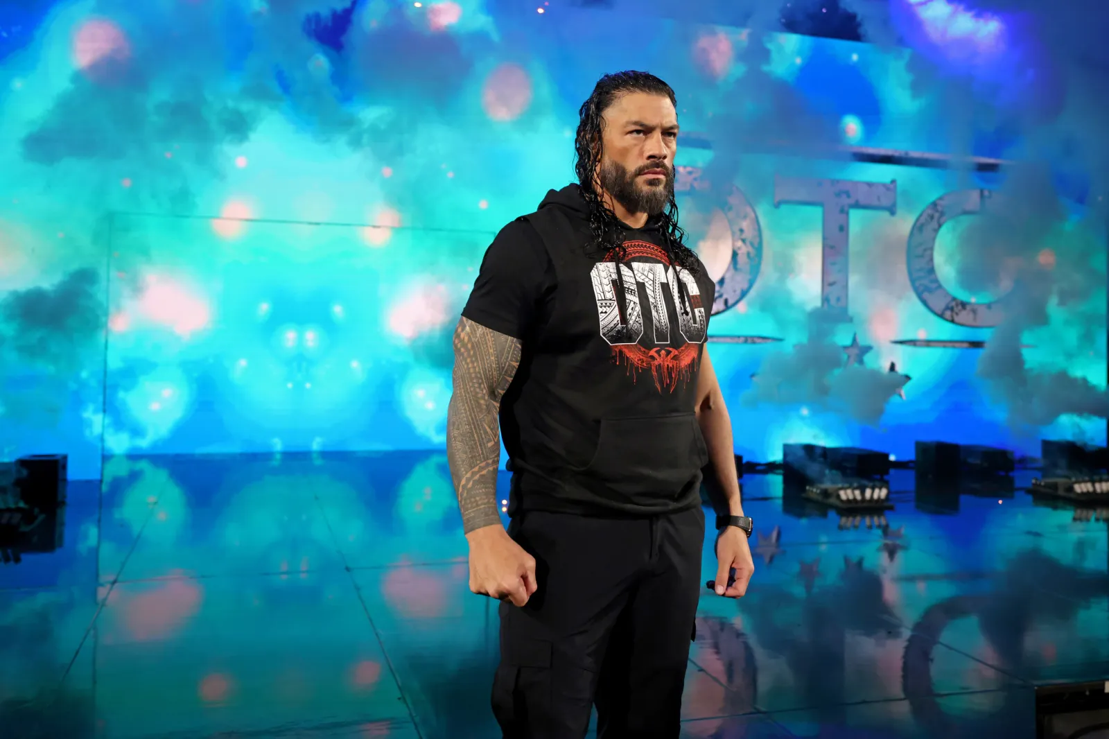 WWE Star Roman Reigns Opens Raw With Surprising Fan ReactionsU - Newsweek