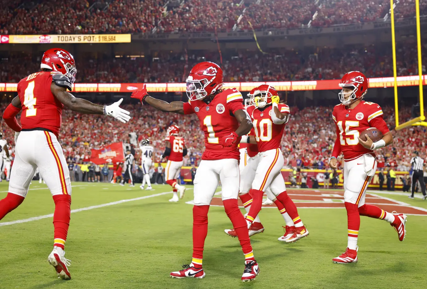 Chiefs Star Suffers Fractured Fibula vs Bengals, Set to M... - Newsweek
