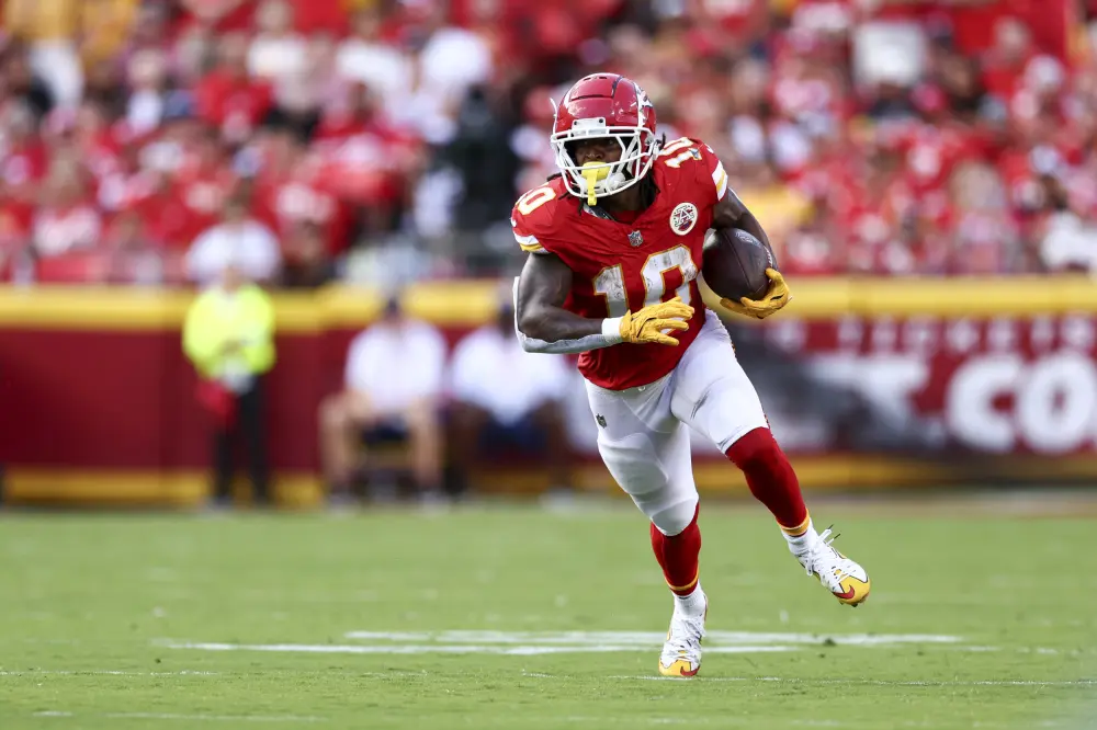 Exclusive: Chiefs RB Isiah Pacheco's Fractured Fibula Explained by ...