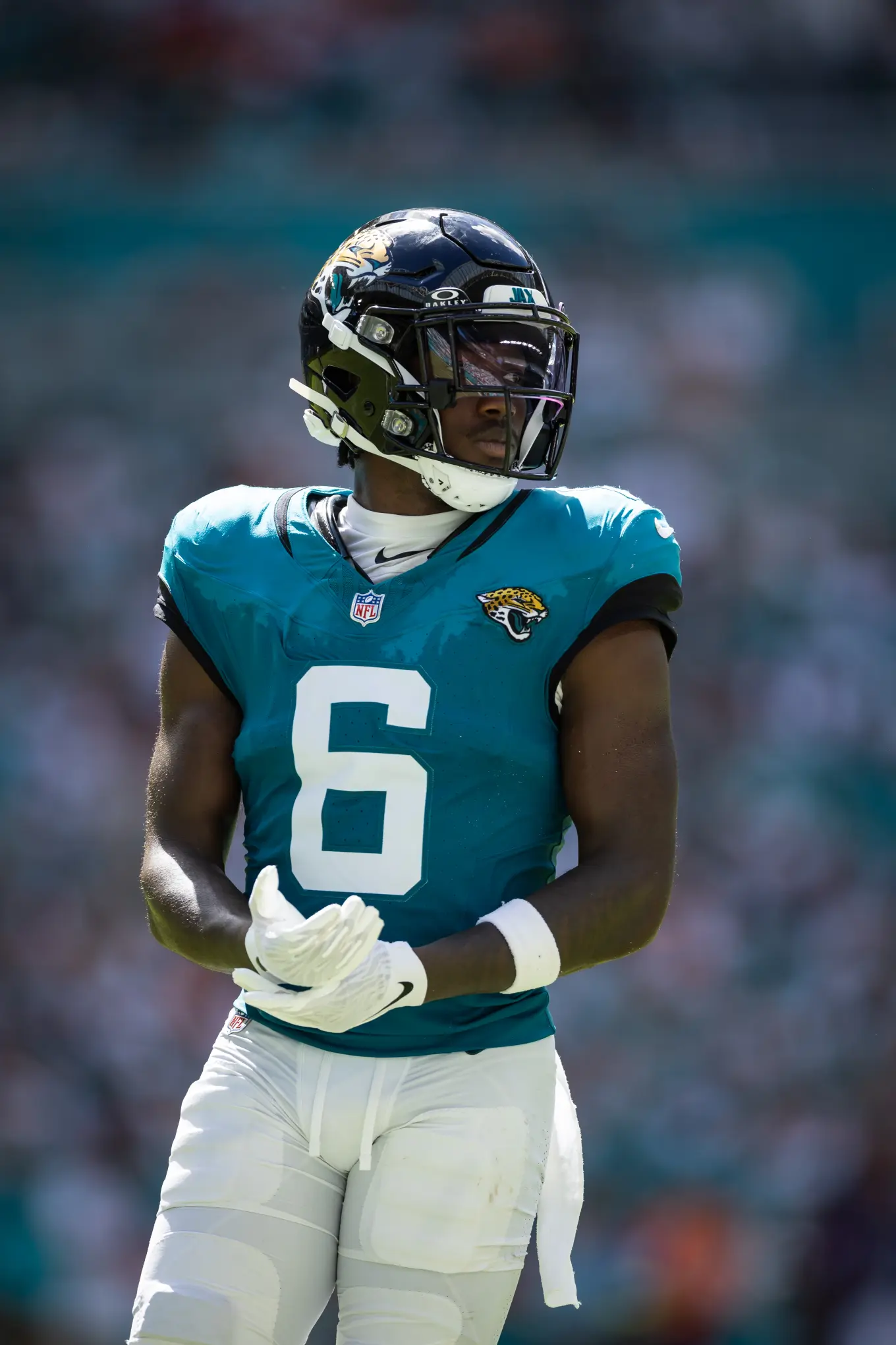 Jaguars Star Defender Not Expected to Play MNF vs Bills - Newsweek