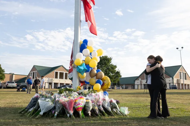 Georgia Mass Shooting Update as Colt Gray’s Father Colin Gray Enters ...
