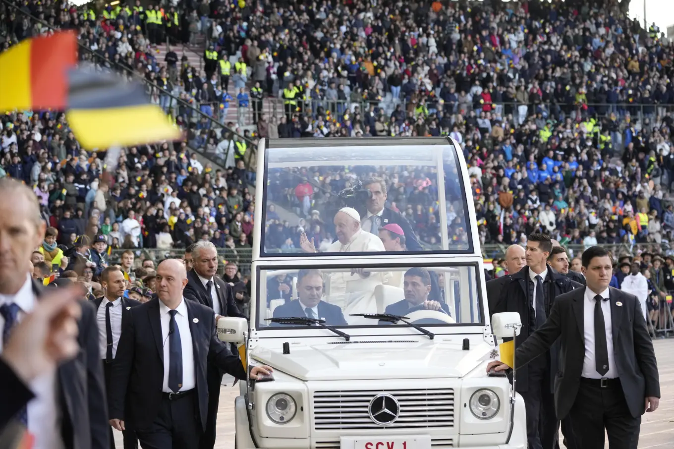 Pope’s Troubled Belgium Visit Ends With Praise for Abuse Victims - Newsweek