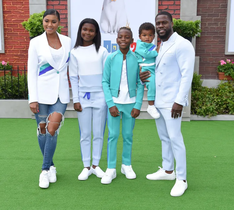 Kevin Hart Shares Rare Photo With All 4 of His Kids - Newsweek