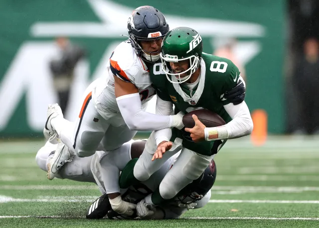 Jets Offer Critical Update on Aaron Rodgers' Injury Status - Newsweek