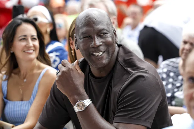 Michael Jordan's $70 Million Private Jet Has Unbelievable Custom ...