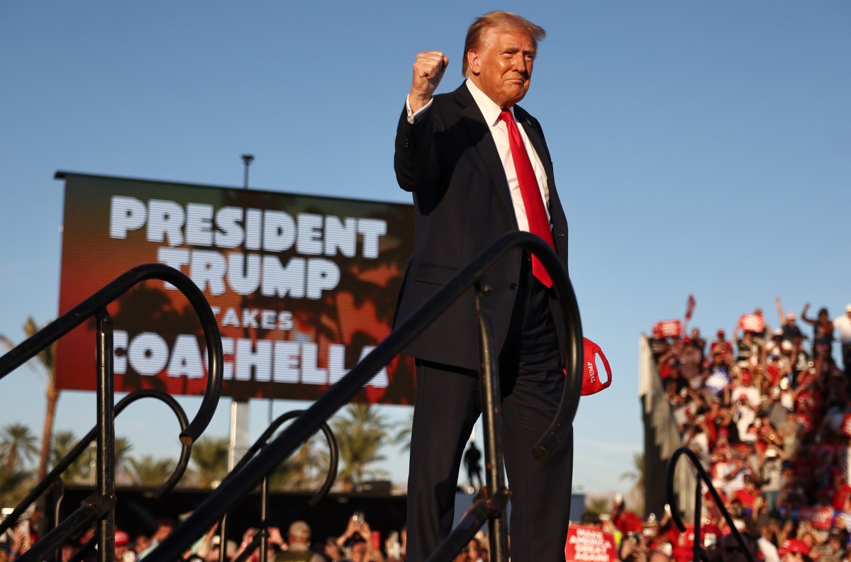 Donald Trump Followers Left Stranded in Desert After Coachella Rally ...