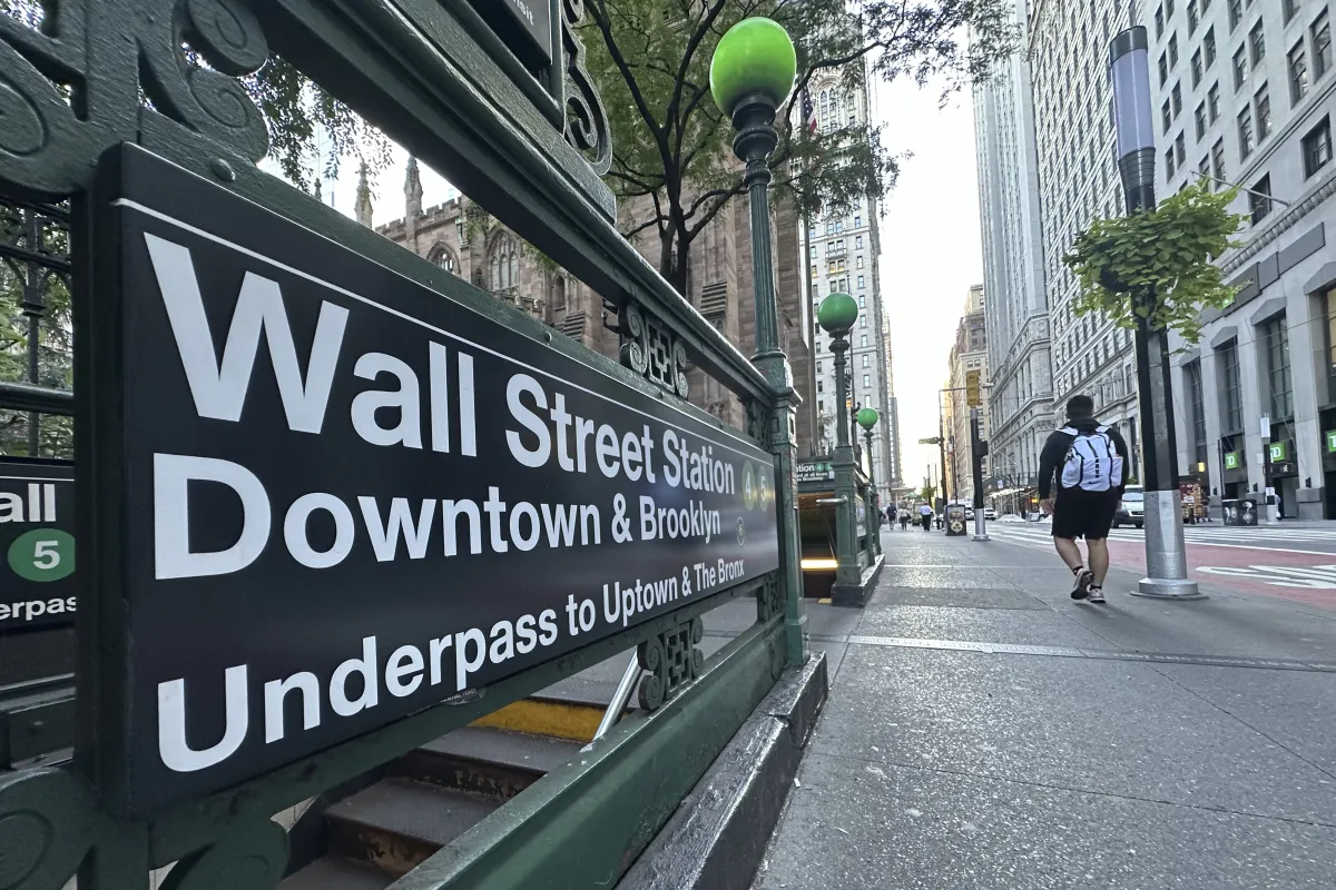 U.S. Markets Edge Higher As Investors Focus on Corporate Earnings ...