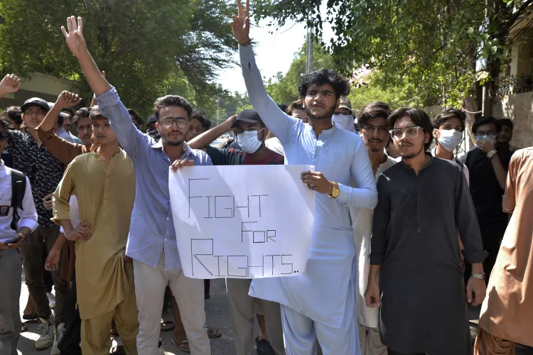 Police Clash With Students Protesting Alleged On-Campus Rape - Newsweek