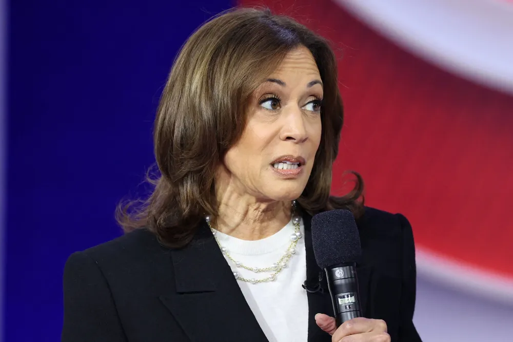 Anderson Cooper Gives Kamala Harris a Bruising CNN Town Hall - Newsweek