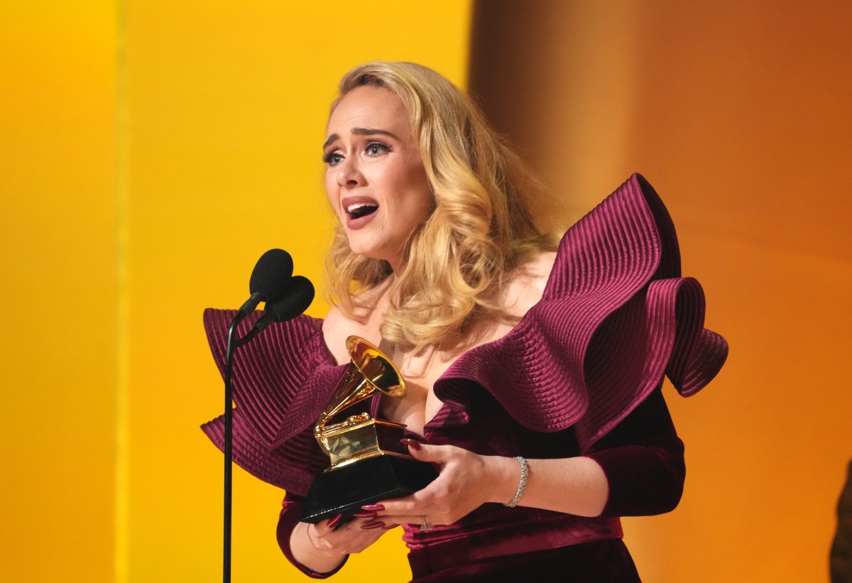 Adele Suffers 'Painful' Health Issue That's 'Worse Than Childbirth ...