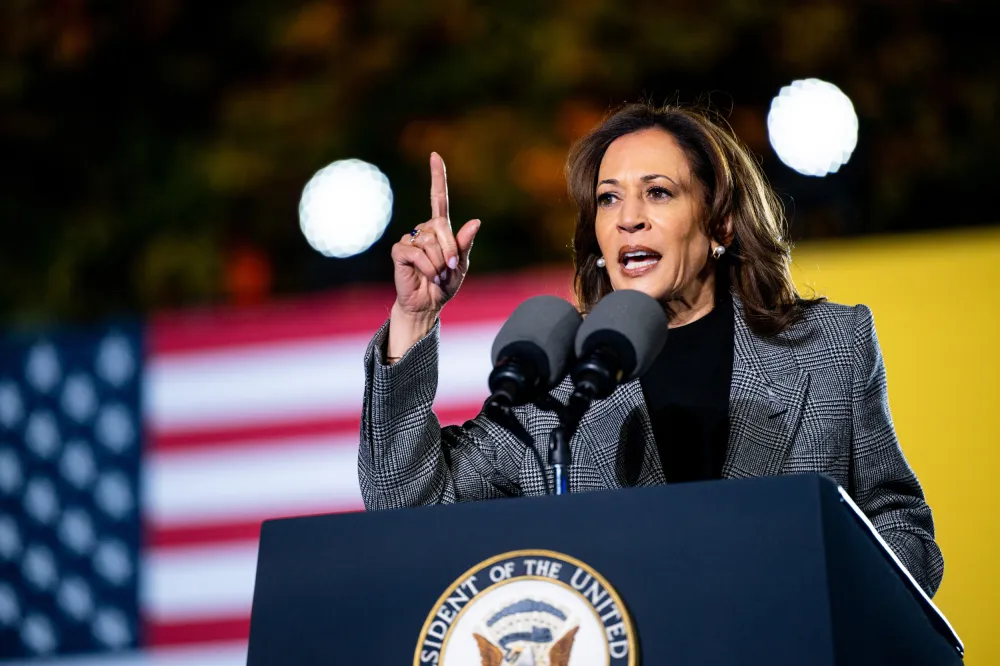 Economists Who Support Harris ‘Lack Evidence’: Trump Economic Advisers ...