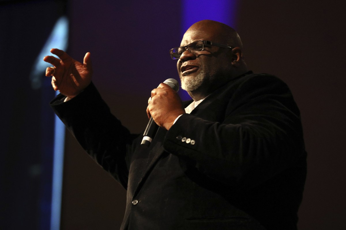 Conservative Texas Pastor Rebukes ‘Habitually Lying’ Dona... - Newsweek