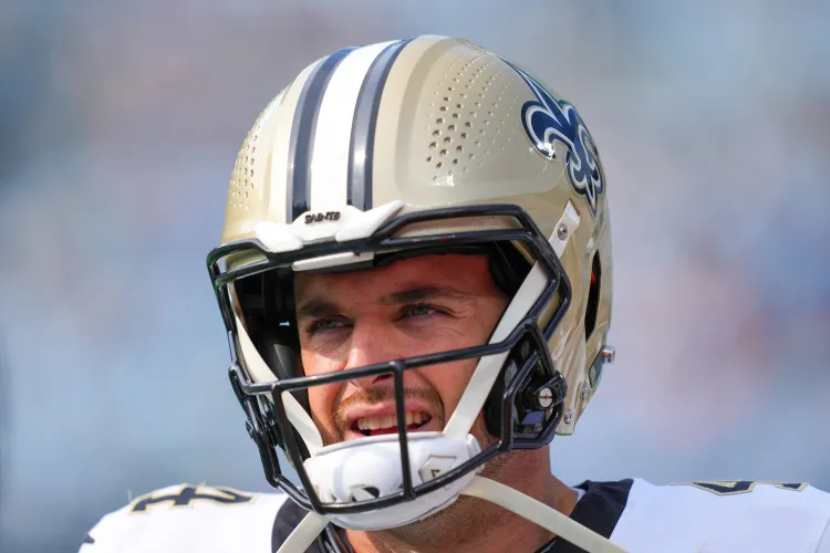 Saints Making Curious Decision at QB Amid Derek Carr News - Newsweek