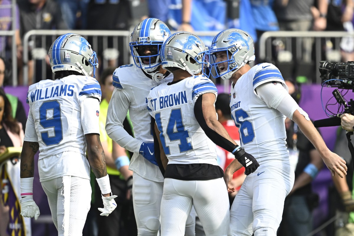 Lions vs Texans Expert Predictions for Sunday Night Football Week 10 ...