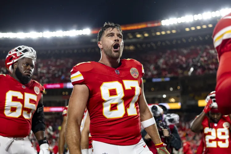 Travis Kelce Ties Chiefs Legend Tony Gonzales in Franchise Record Stat ...