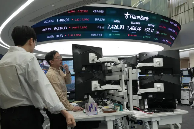 US Dollar Surge Hits Asian Markets - Newsweek
