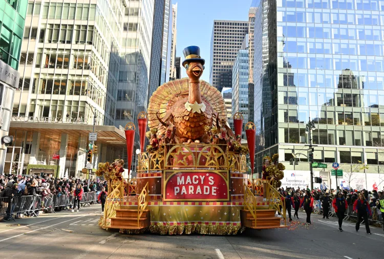 Macy's Thanksgiving Day Parade 2024: How to Watch, Balloons, Parade ...