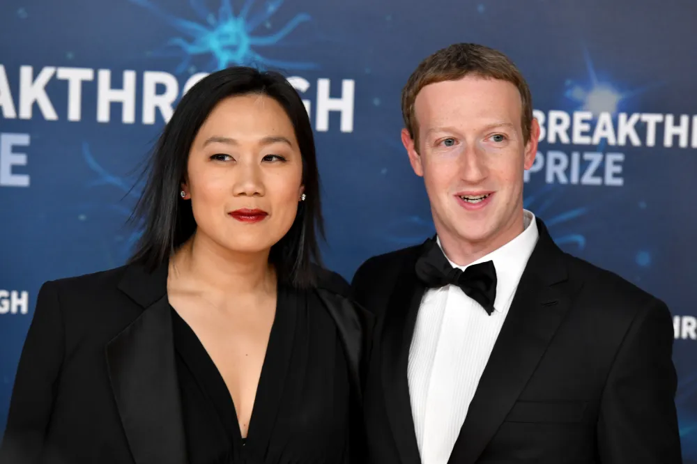 Mark Zuckerberg Reveals His Wild Anniversary Gift to Wife - Newsweek