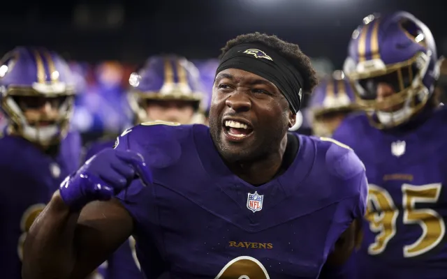 Ravens' Roquan Smith Responds After NFL Rescinds Fine for Brutal Hit ...