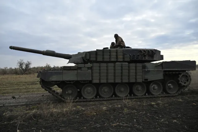 Drone Catches Epic Battle of Ukrainian Tanks Against Russian Forces ...