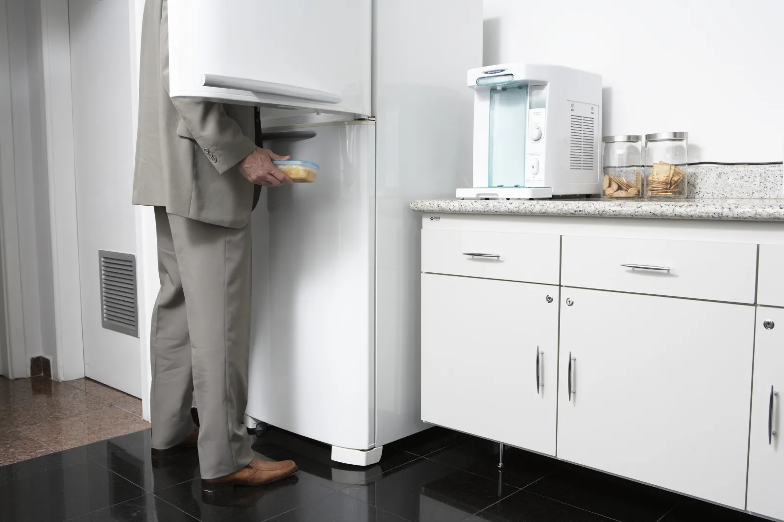 Man Opens Fridge at Work—Shock at What He Discovers: ‘Sucks’ - Newsweek