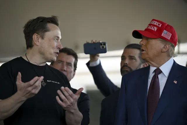 Donald Trump Joined Elon Musk for SpaceX’s Sixth Starship Test Flight ...