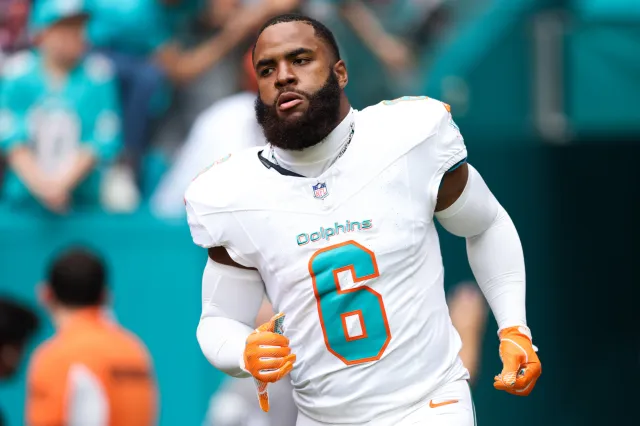 Dolphins LB Anthony Walker Jr Exits Game With Apparent Brutal Injury ...