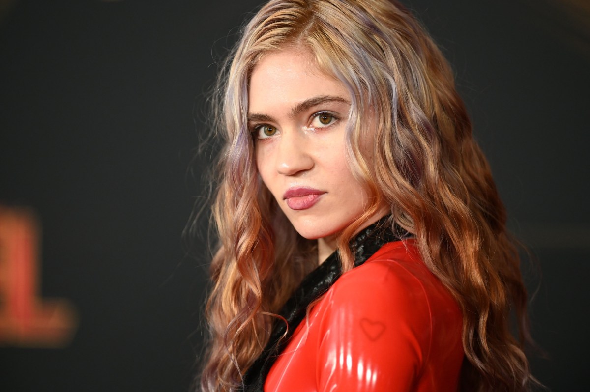 Grimes Claims Elon Musk Is 'Unrecognizable' to Her in Custody Battle ...