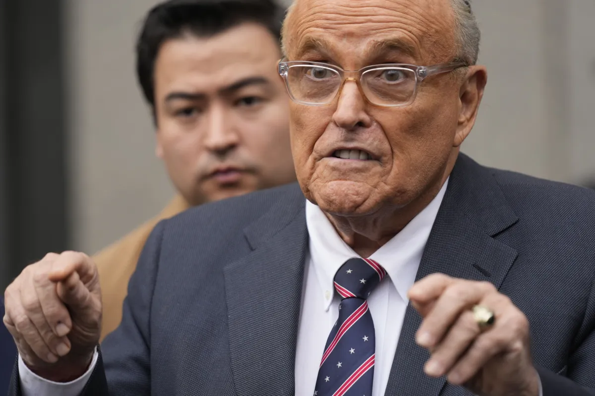 Courtroom Sketch Artist Reacts to Rudy Giuliani ‘Losing It’ During ...