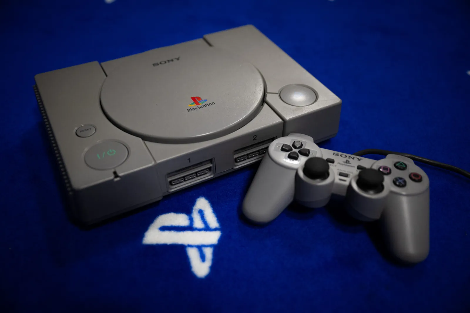 The Best Deals in the PlayStation 30th Anniversary PS5 Sale - Newsweek