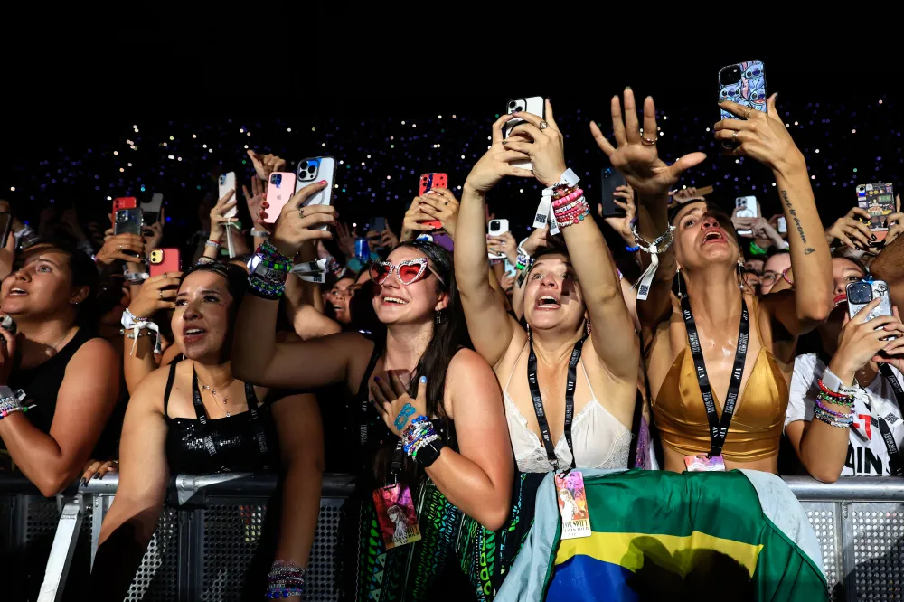 Taylor Swift Eras Tour: Fan Dies at Rio de Janeiro Show - Newsweek
