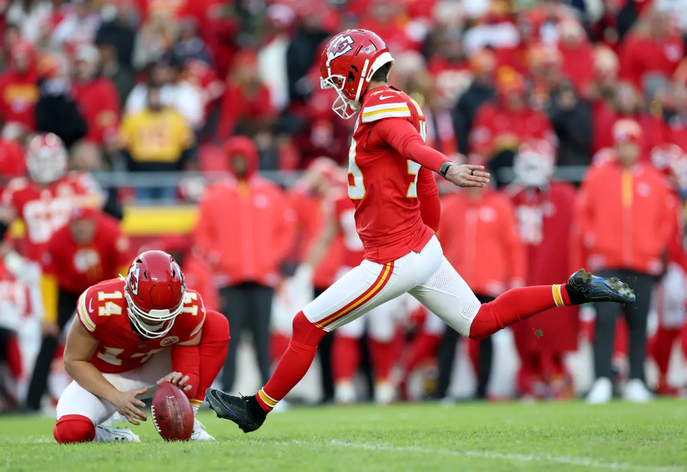 Chiefs Sign Kicker After Harrison Butker Replacement is Placed on IR ...